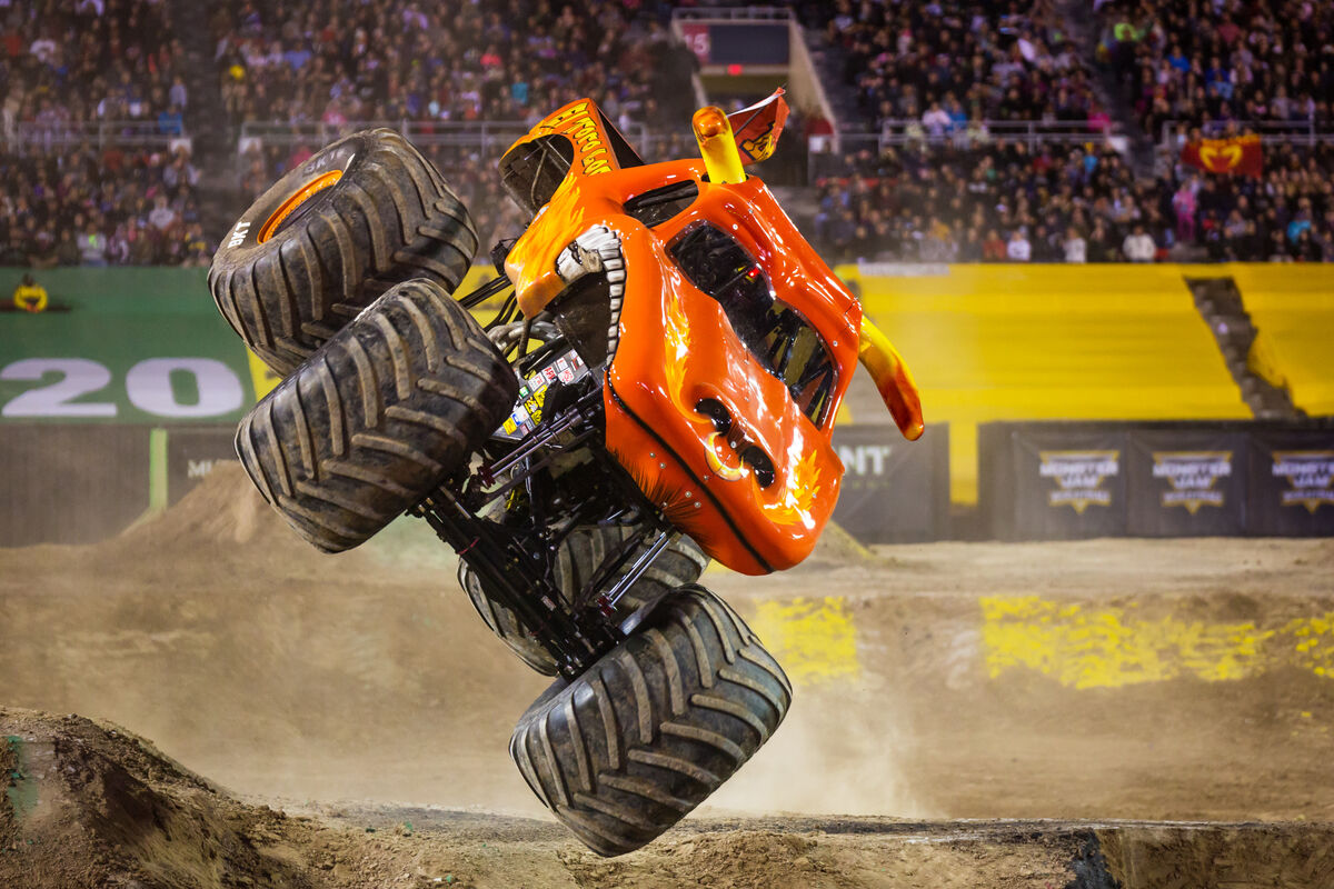 Monster Trucks kommen ins Harbig-Stadion - Antenne Sachsen